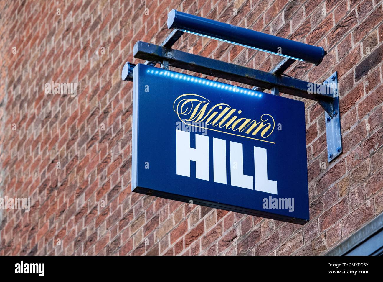 Shop sign hi-res stock photography and images - Alamy