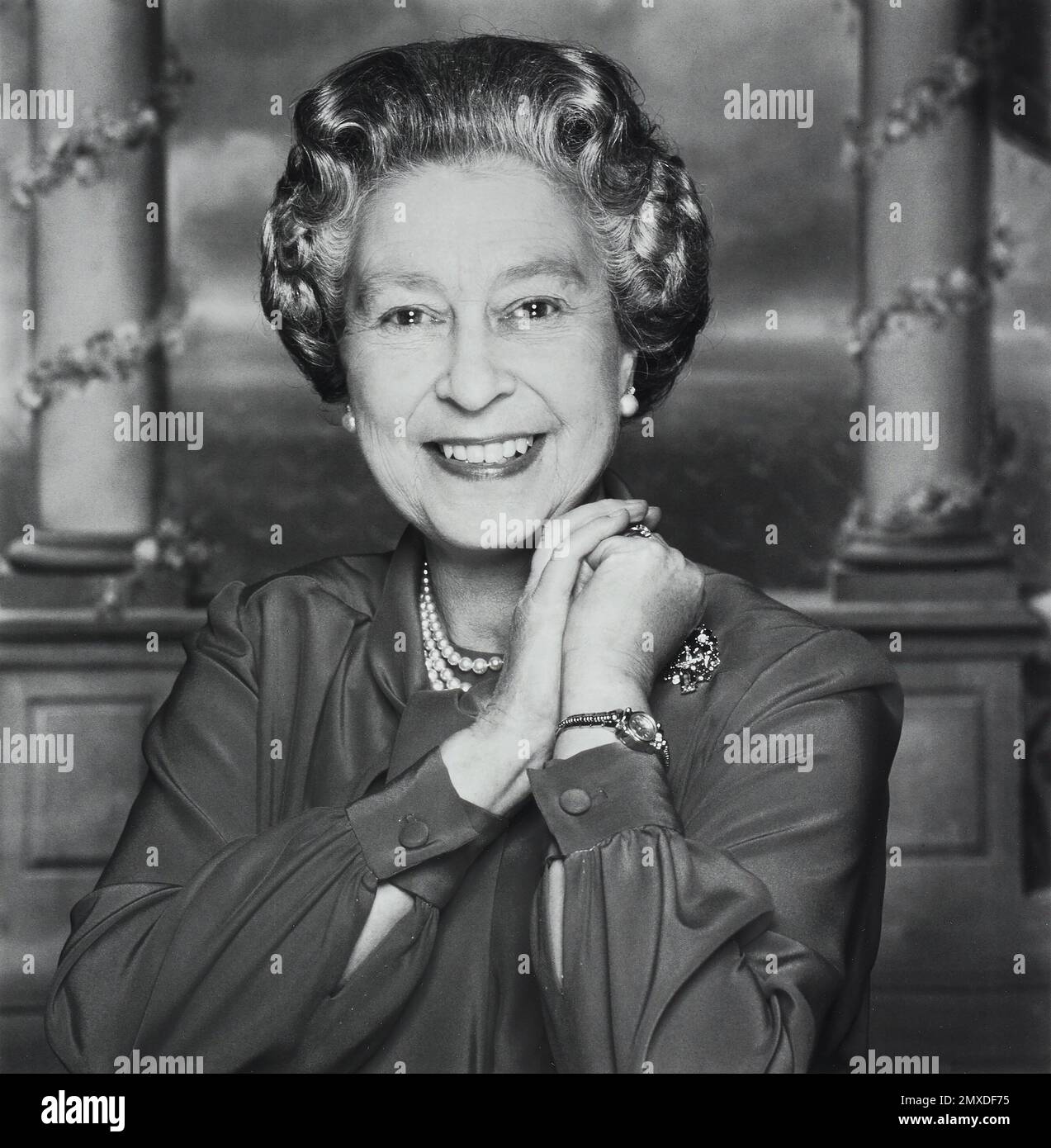 Queen Elizabeth II, Buckingham Palace, 1990. Museum: PRIVATE COLLECTION ...