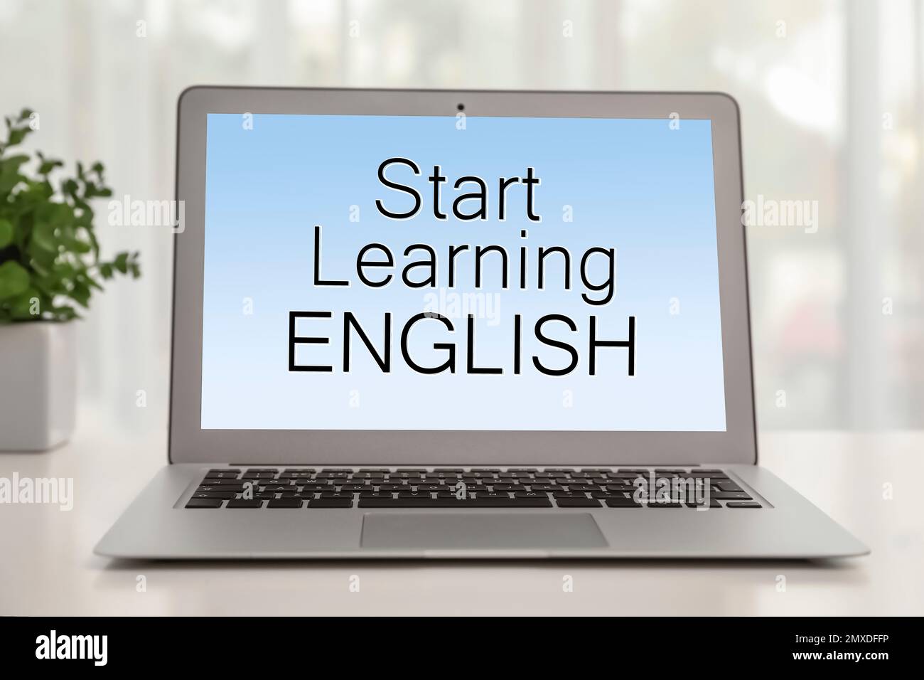 Online course system hi-res stock photography and images - Alamy