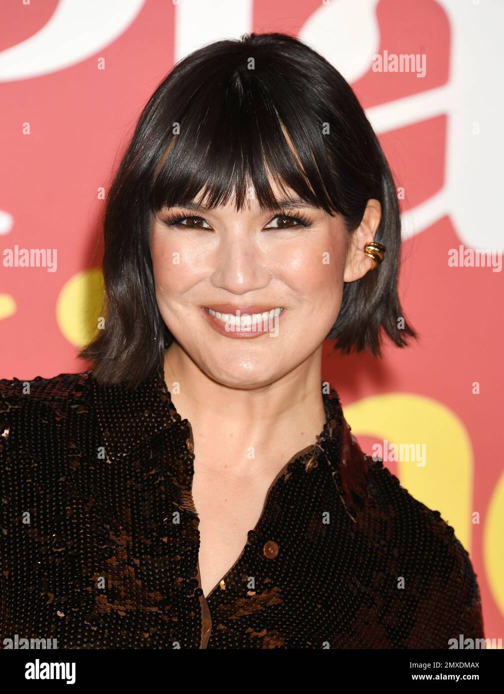 LOS ANGELES, CALIFORNIA - FEBRUARY 02: Zoë Chao attends the world ...