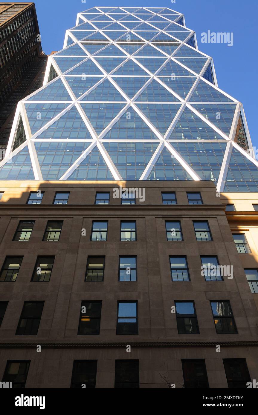 Iconic New York City skyscraper with a striking diamond-patterned glass ...