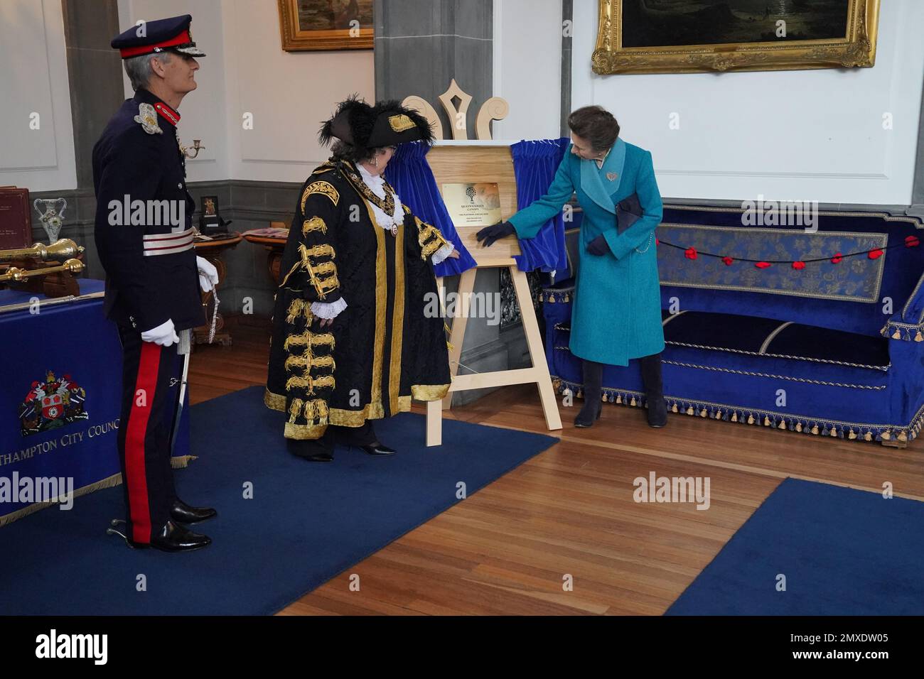 The Princess Royal presenting the Lord Mayor of Southampton, Jacqui ...