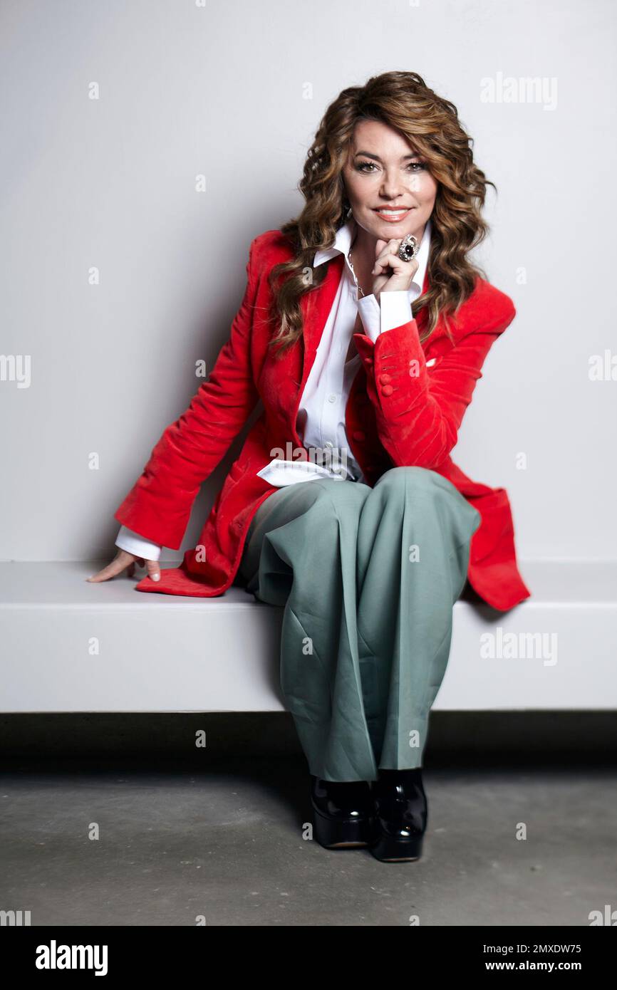 Shania Twain poses for a portrait at Ticketmaster in West Hollywood ...