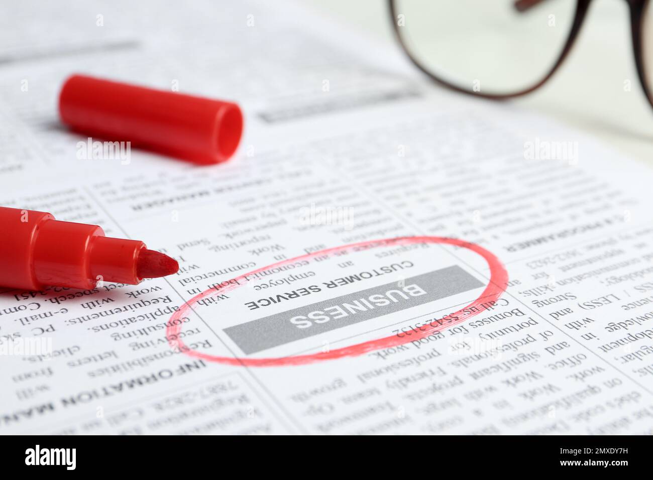 Newspaper glasses pen hi-res stock photography and images - Alamy