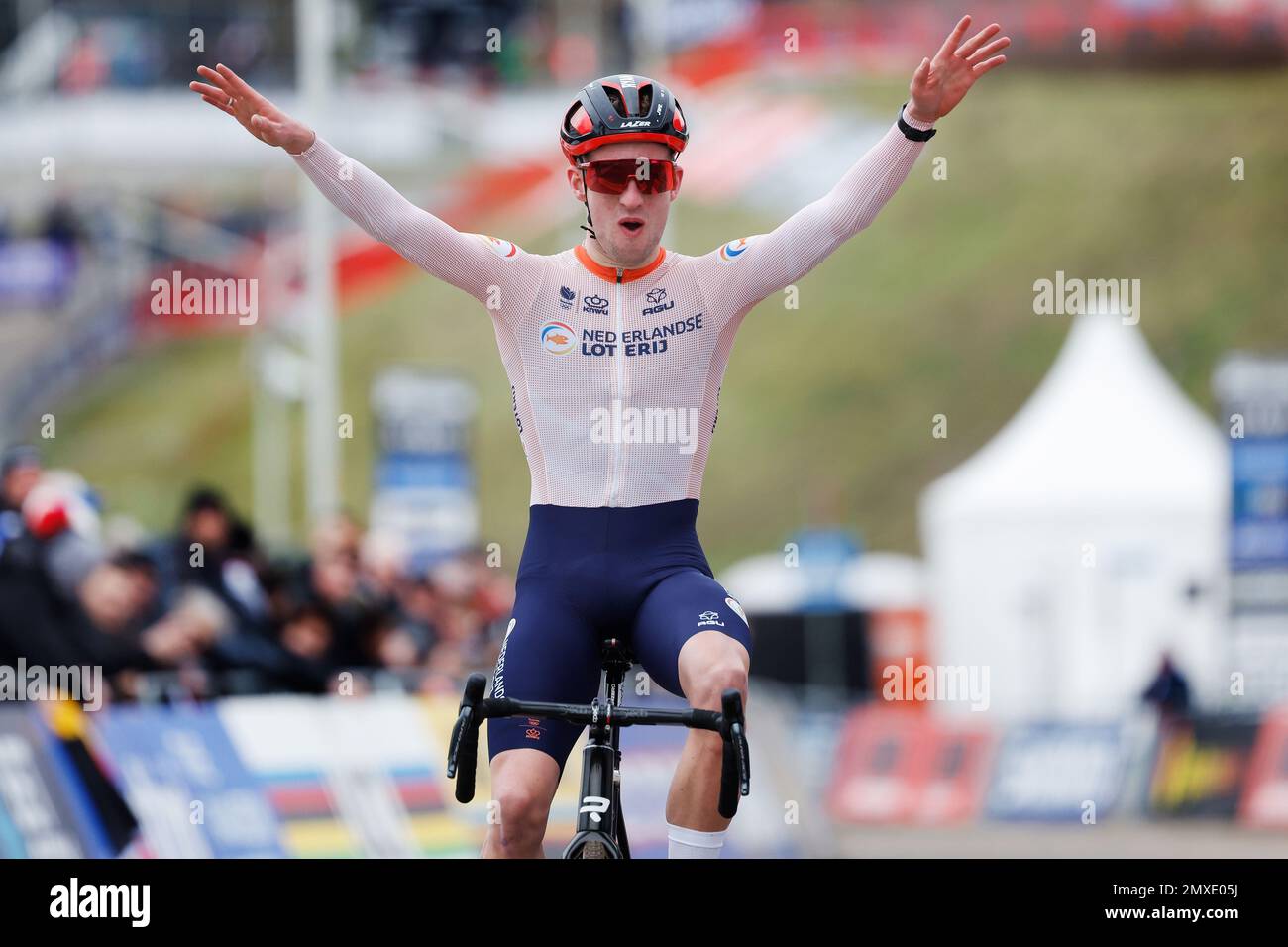 HOOGERHEIDE - Ryan Kamp celebrates the victory on behalf of Team ...