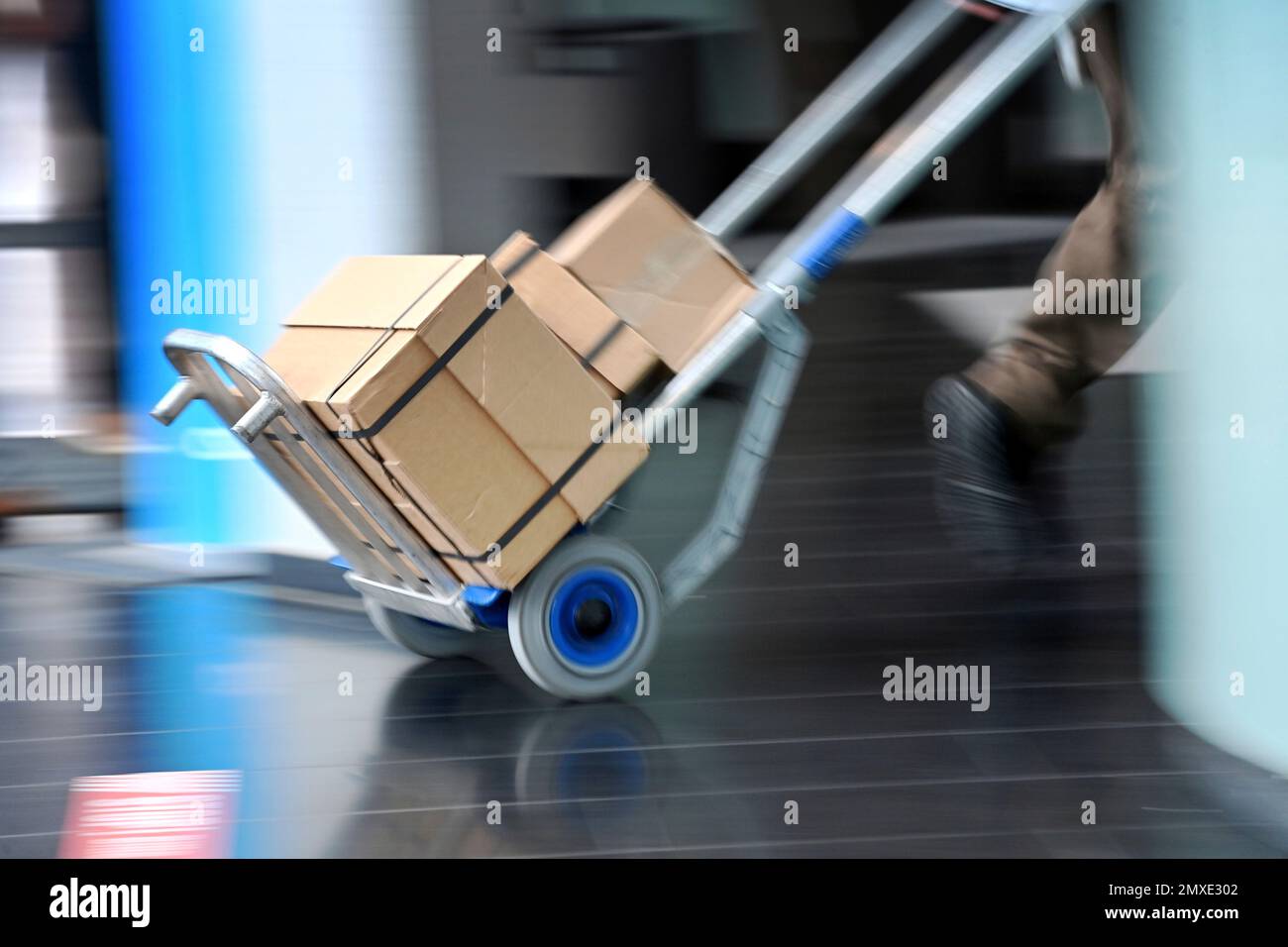 Close up logistics workers hand hi-res stock photography and images - Alamy