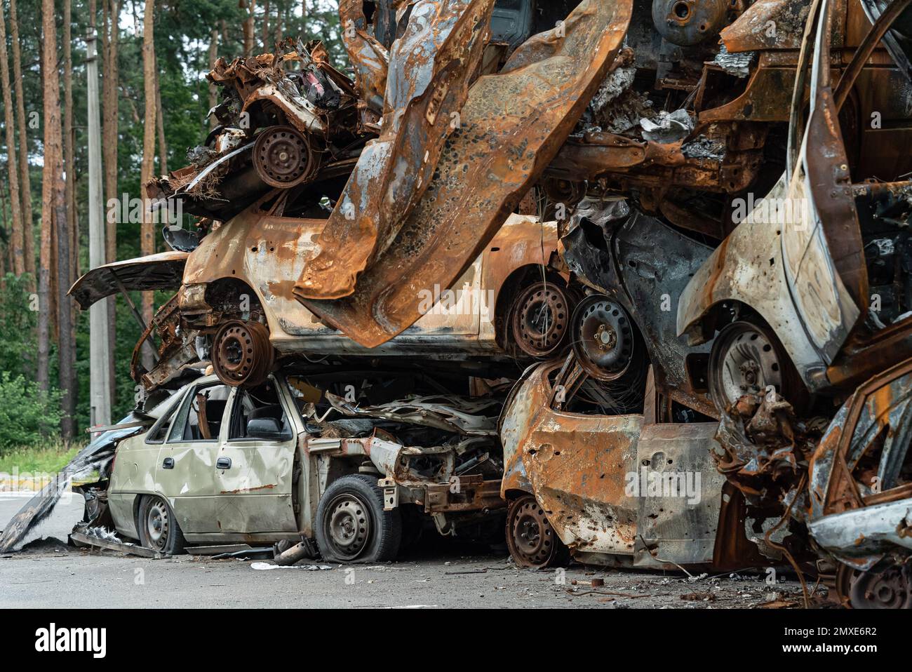 Consequences of the war in Ukraine - destroyed cars in Irpin, Bucha ...