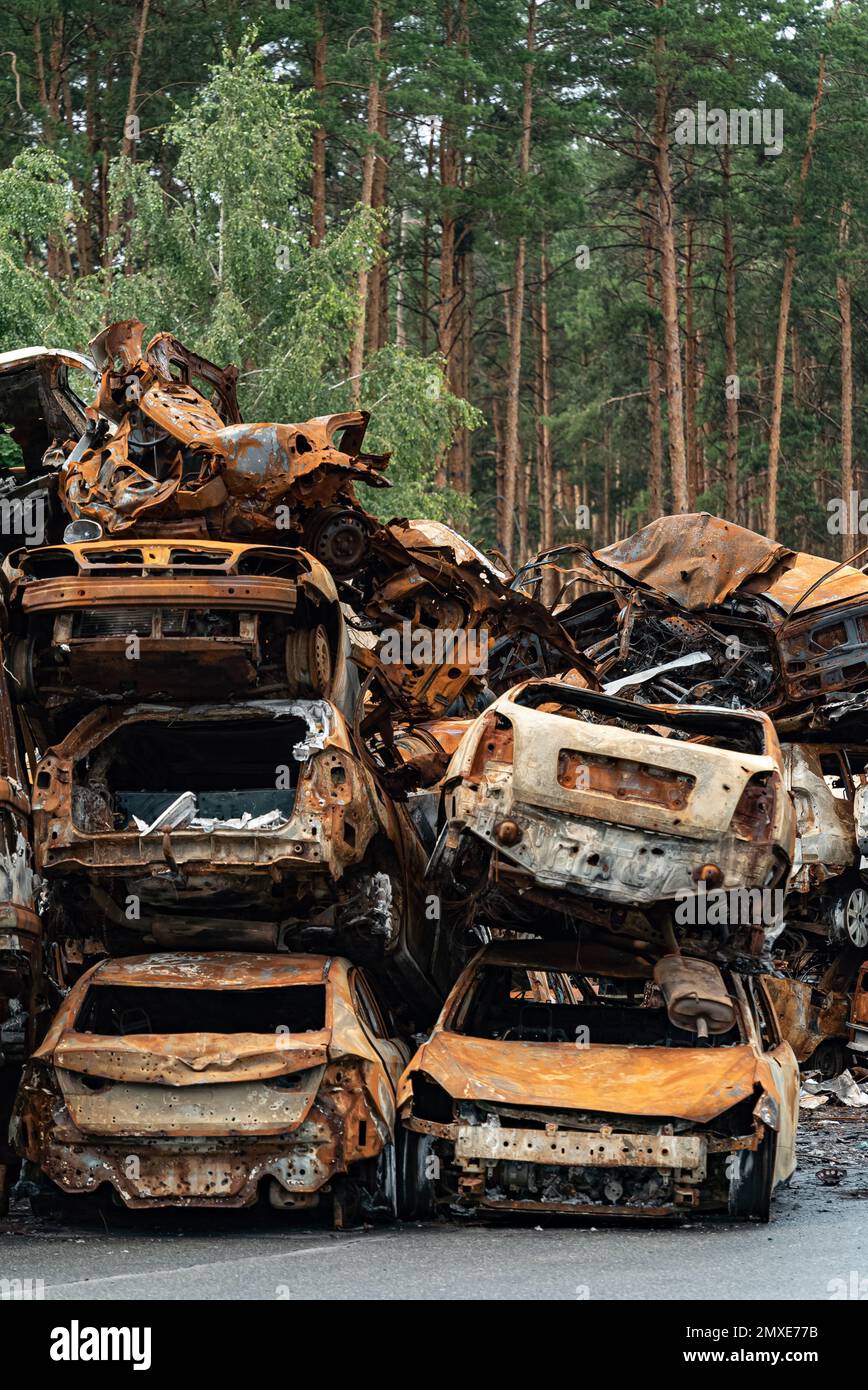 War in Ukraine: a dump of shot and burned cars in Irpin, Bucha district ...