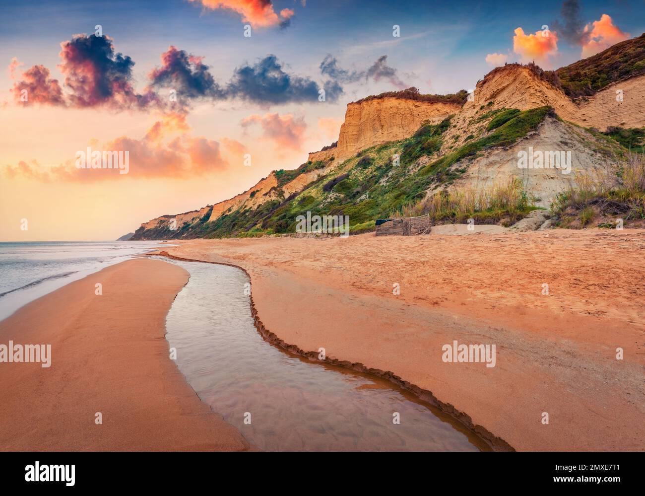 Beautiful marine scenery. Fantastic summer sunset on Gardeno beach ...