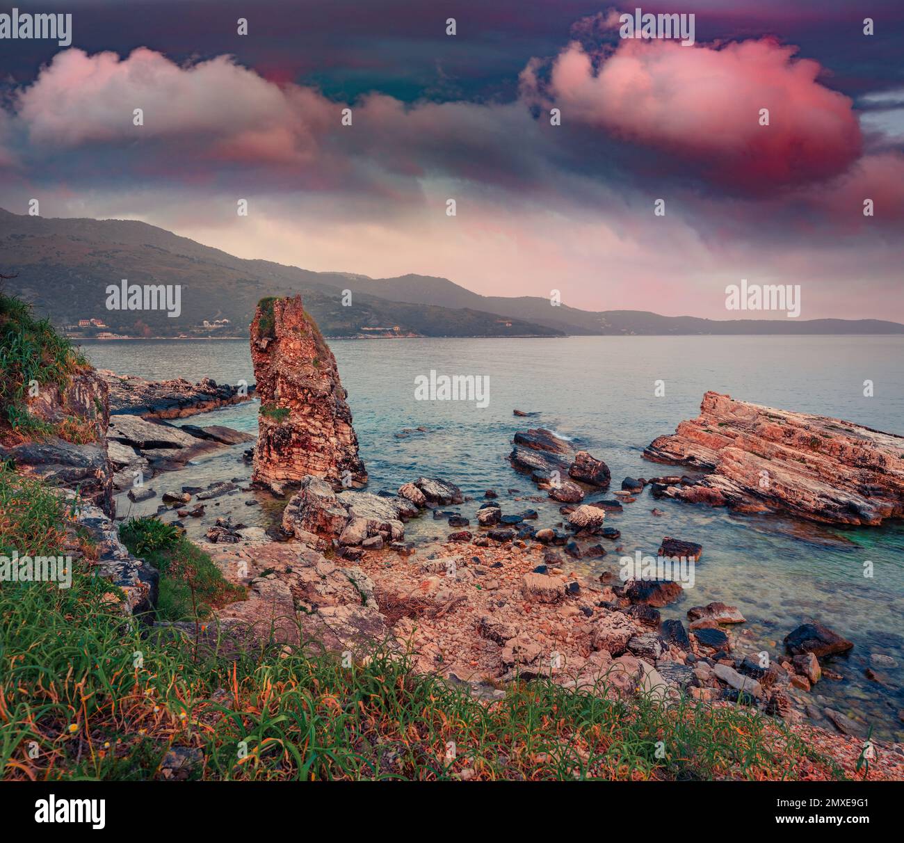 Beautiful marine scenery. Dramatic summer view of Kanoni Beach ...