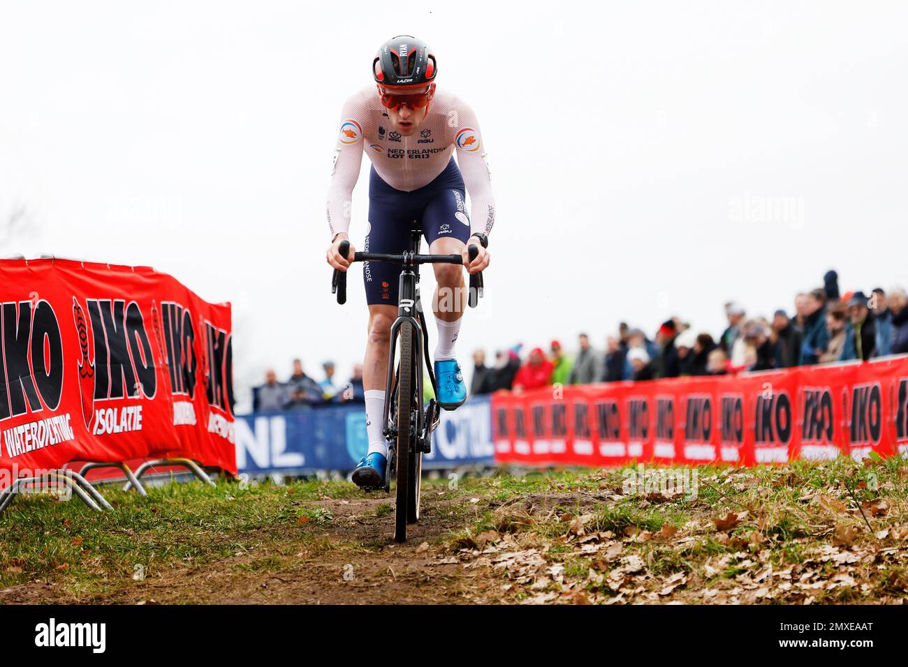 HOOGERHEIDE - Ryan Kamp in action during the team relay part of the ...