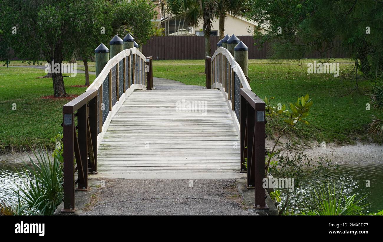 Viaduct over a river hi-res stock photography and images - Alamy