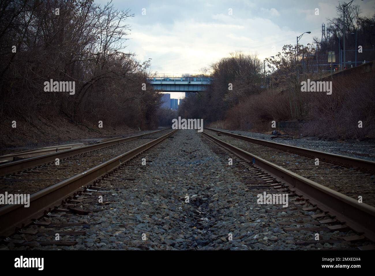 Bridge above train hi-res stock photography and images - Alamy