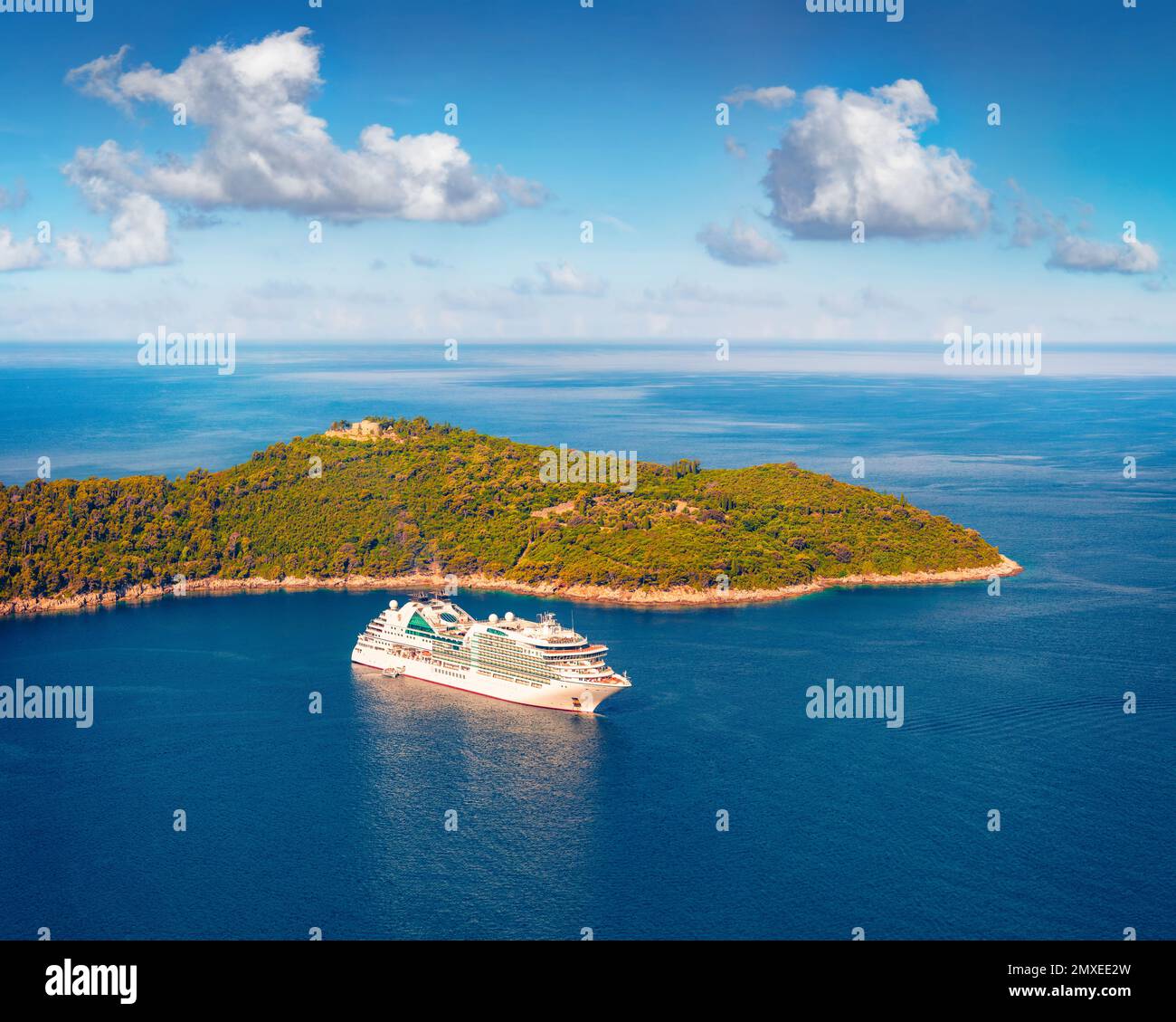 Beautiful marine scenery. Colorful summer seascape of Adriatic sea ...