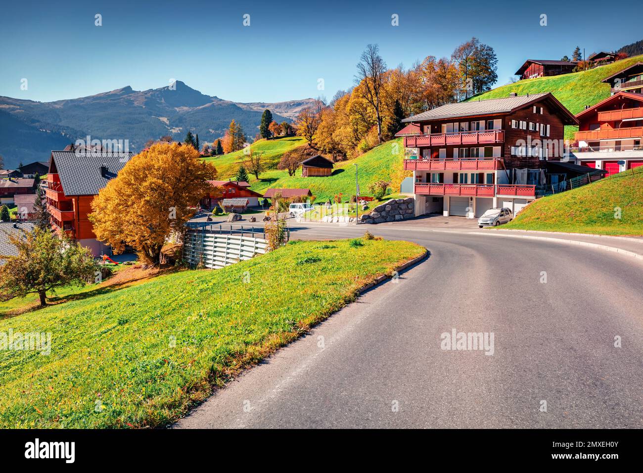 Beautiful rural scenery. Splendid autumn view of Grindelwald village ...