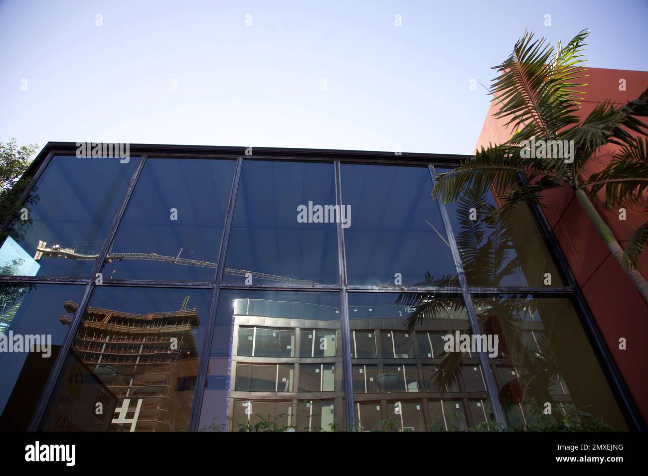 Office building reflecting construction in Hollywood, California Stock ...