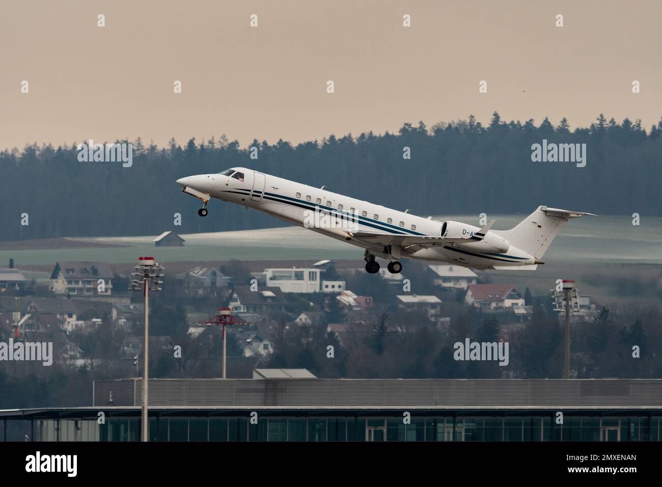 Embraer legacy 650e hi-res stock photography and images - Alamy
