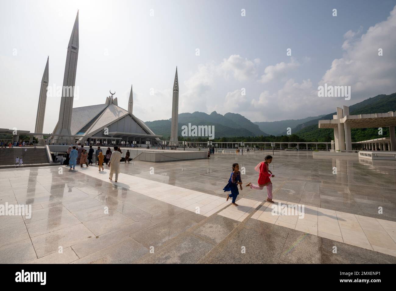 Faisal Mosque, Islamabad Stock Photo - Alamy