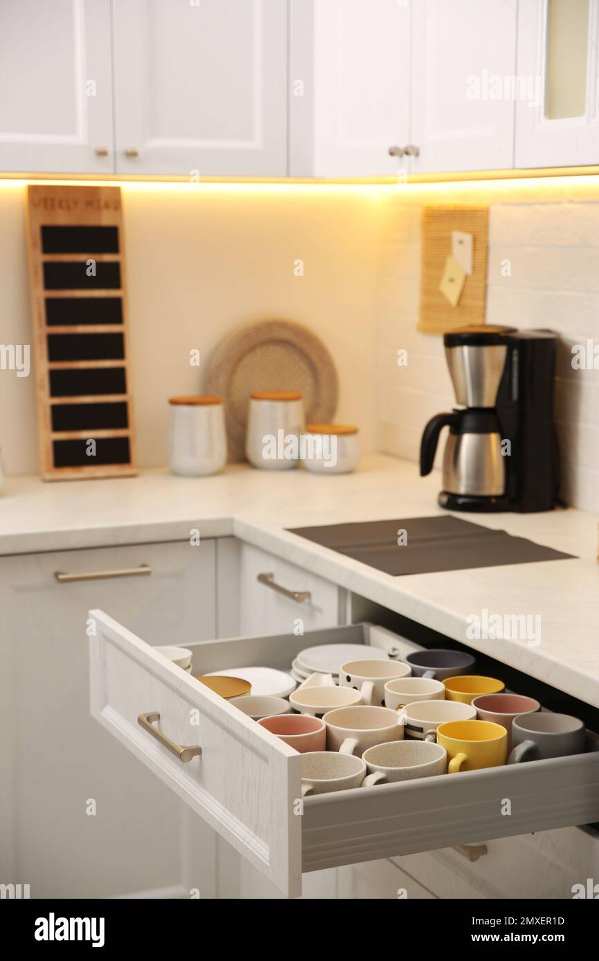 Drawer space in kitchenware hi-res stock photography and images - Alamy