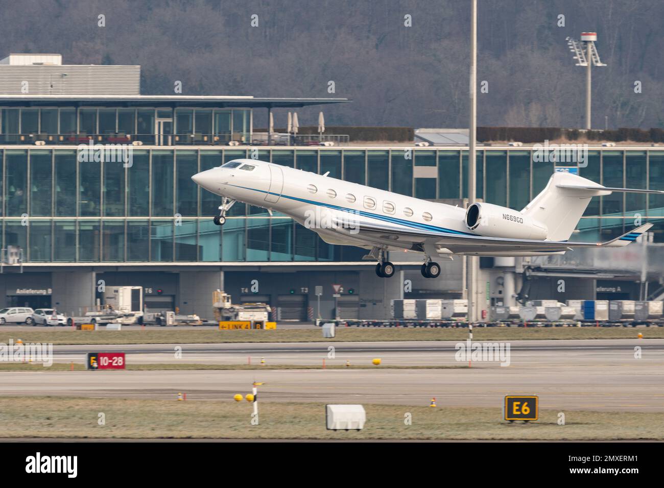 Gulfstream g600 hi-res stock photography and images - Alamy