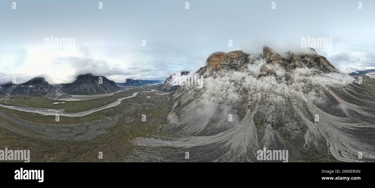 Akshayuk Pass, Auyuittuq National Park landscape view. Baffin Mountains ...