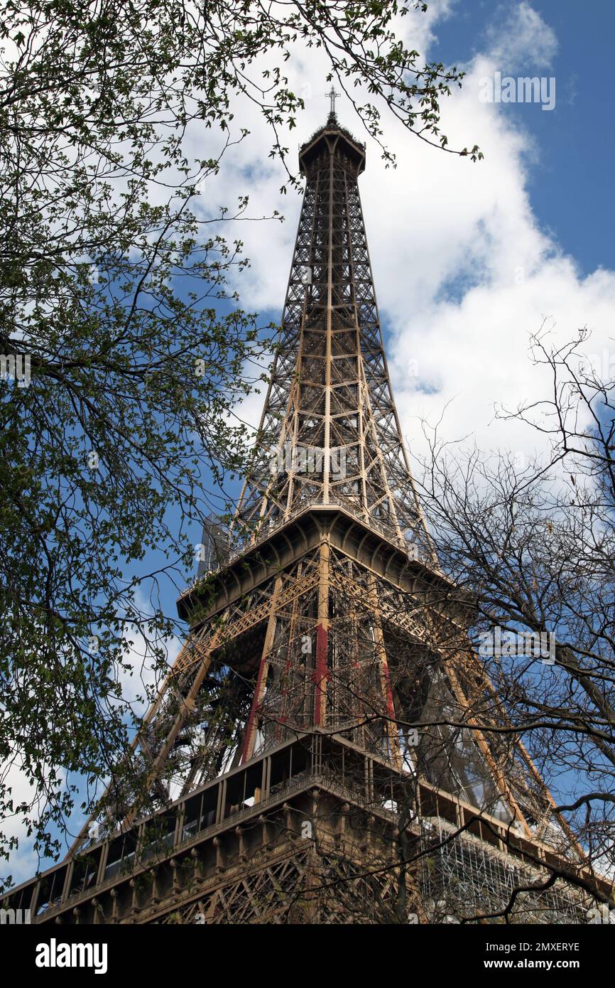 Iron lady paris eiffel tower hi-res stock photography and images - Alamy