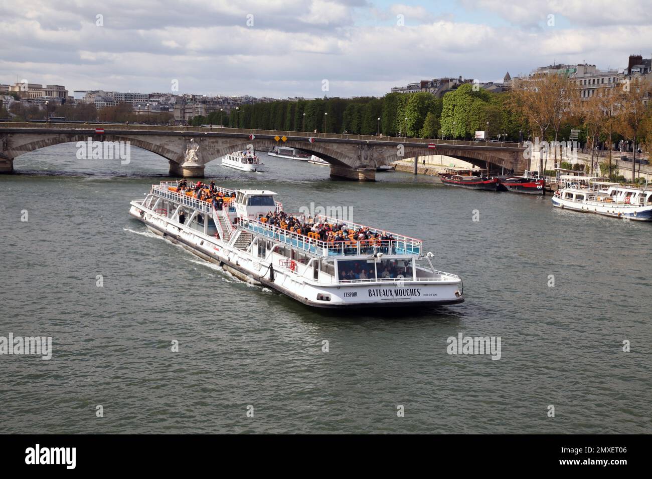 Riverboat cruise on seine boat hi-res stock photography and images - Alamy