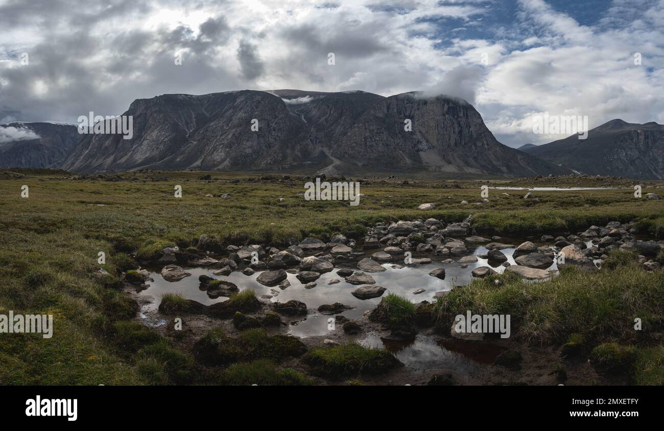 Akshayuk Pass, Auyuittuq National Park landscape view. Baffin Mountains ...