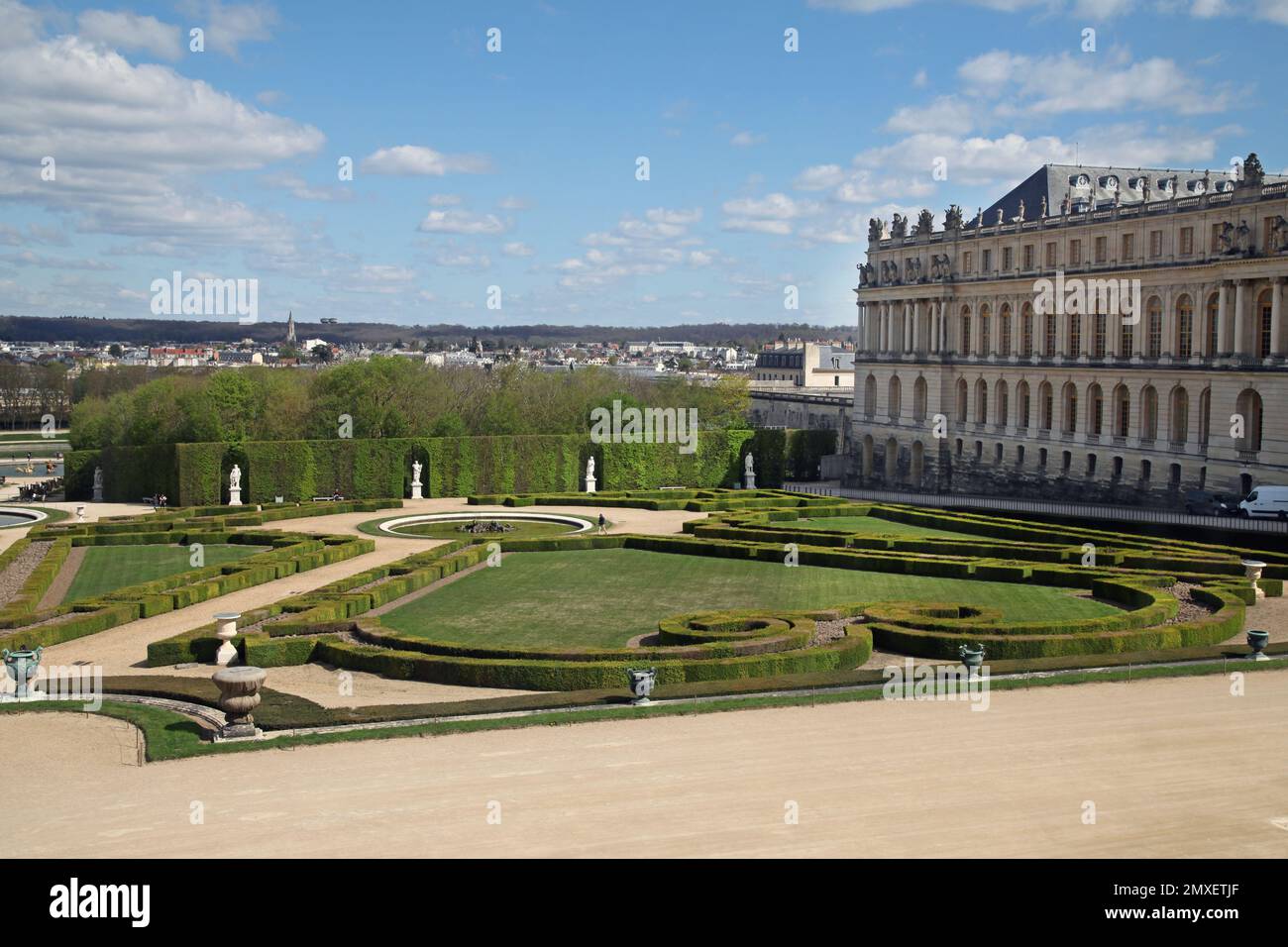 Chateau de versailles palace roof hi-res stock photography and images ...