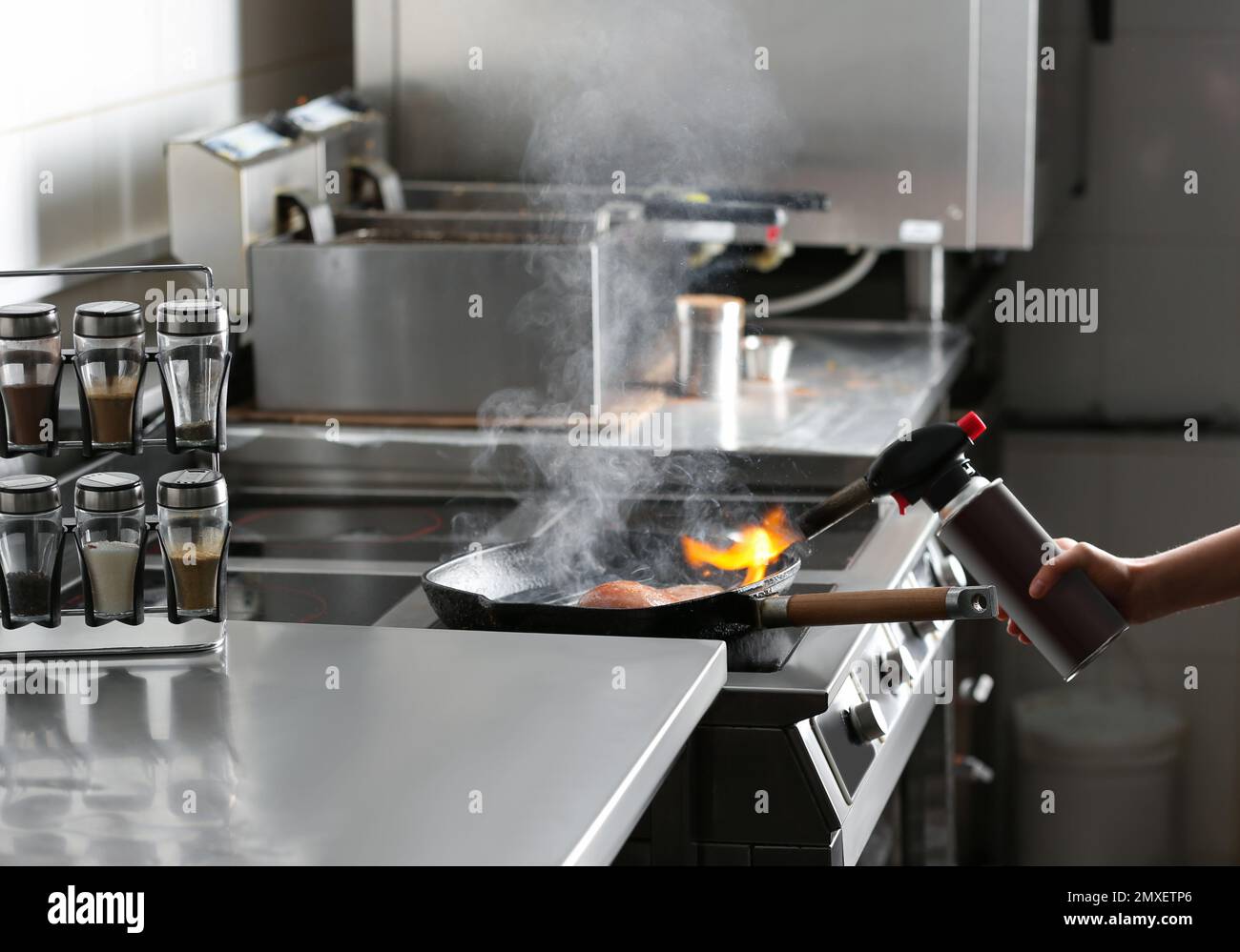 Manual stove hi-res stock photography and images - Alamy