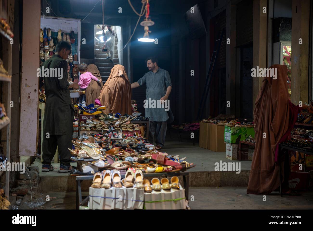 Woman wearing burqa in hi-res stock photography and images - Alamy