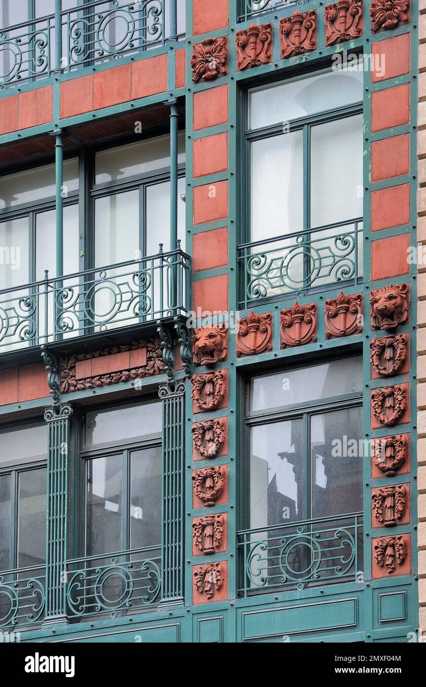 Close-up of Singer Building facade in SoHo, New York, highlights its ...