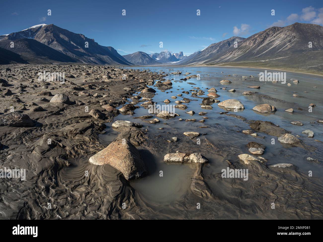 Beautiful landscape of Water front view of mountains on Akshayuk Pass ...