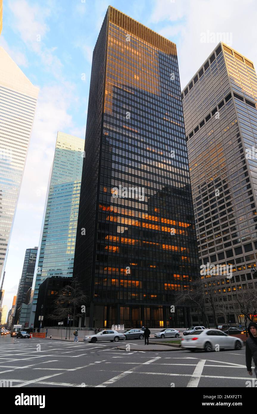 Seagram hi-res stock photography and images - Alamy