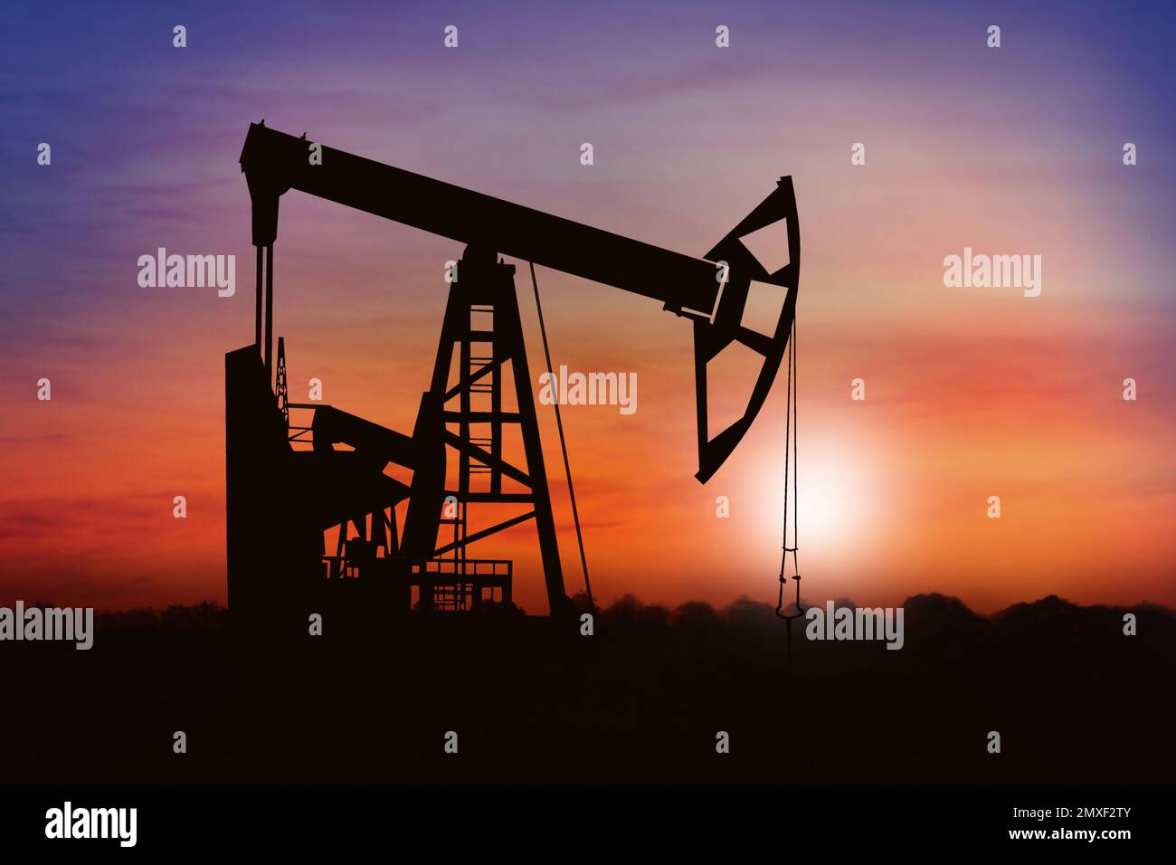 Crude oil pump hi-res stock photography and images - Alamy