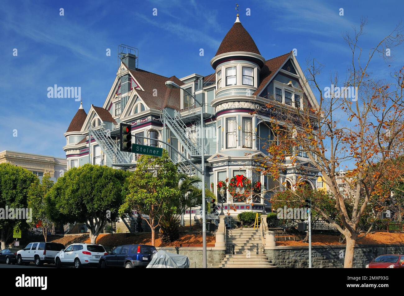 Victorian bay windows hi-res stock photography and images - Alamy