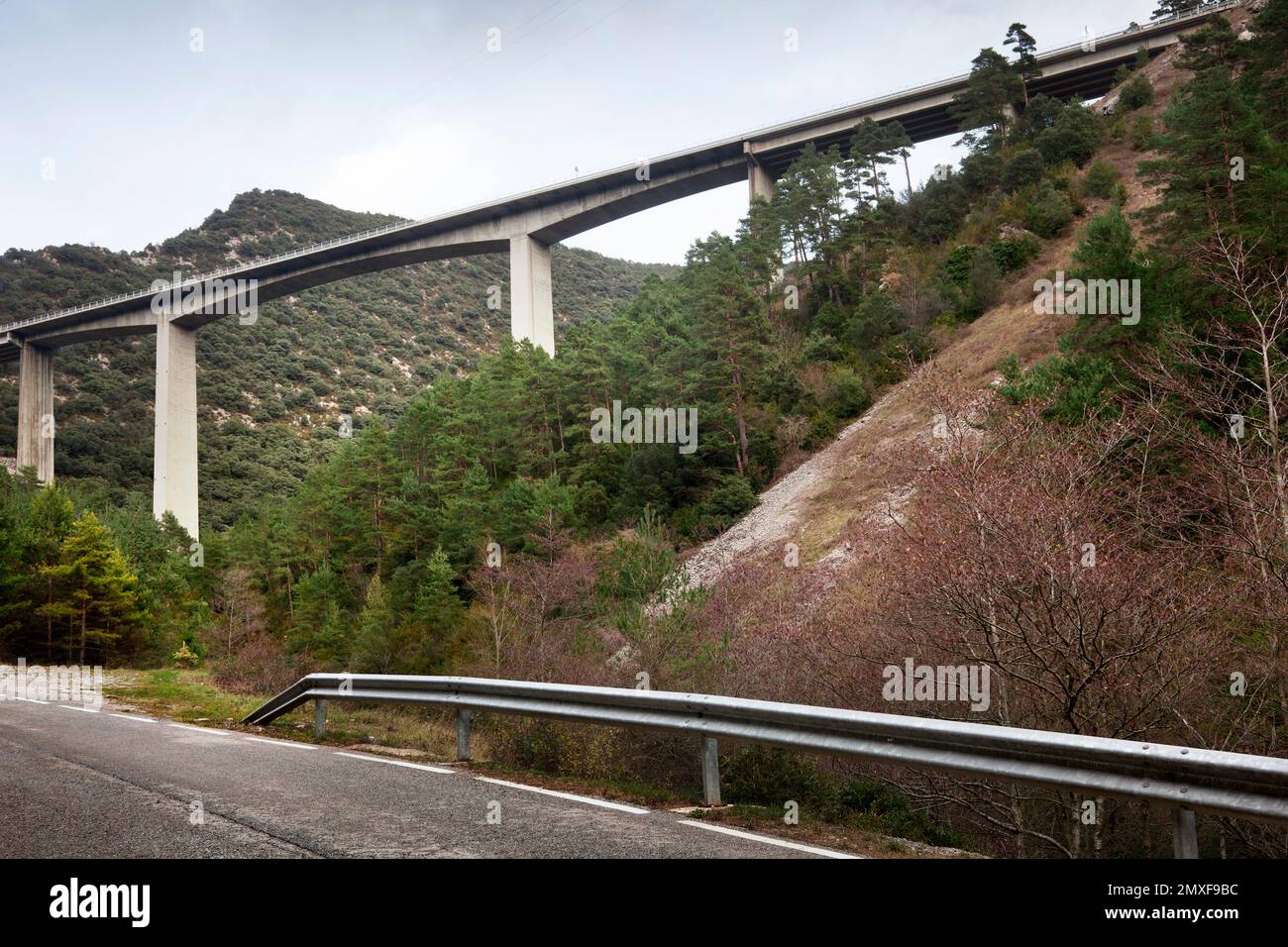 a highway bridge seen from below Stock Photo - Alamy