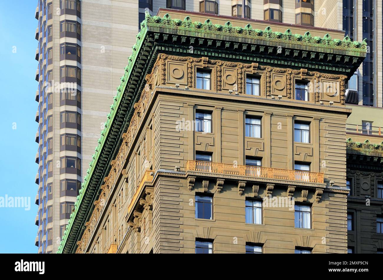 Facade modern classical skyscrapers hi-res stock photography and images ...