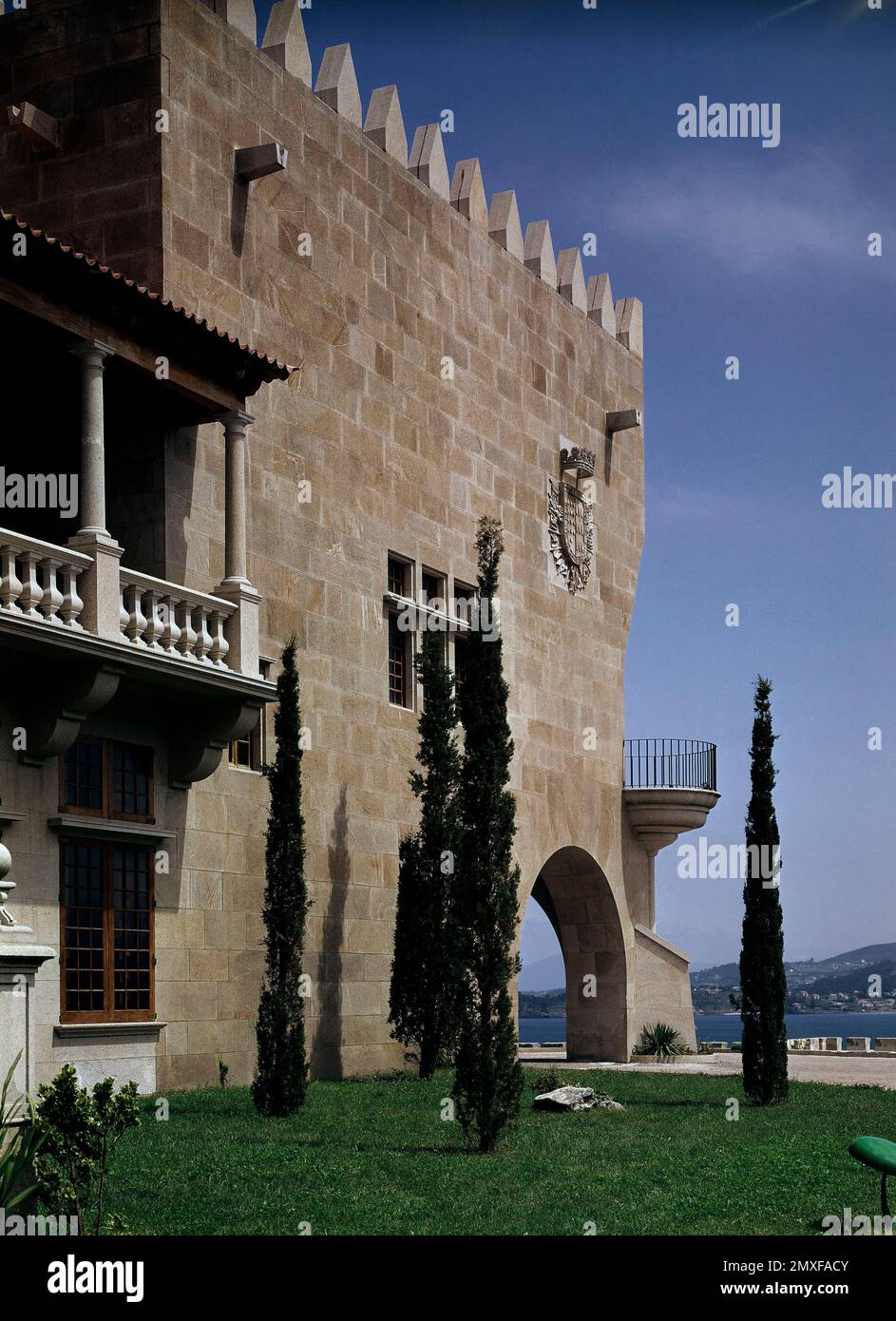 EXTERIOR-VISTA DEL TORREON DEL CASTILLO-PARADOR AÑOS 60. Location ...
