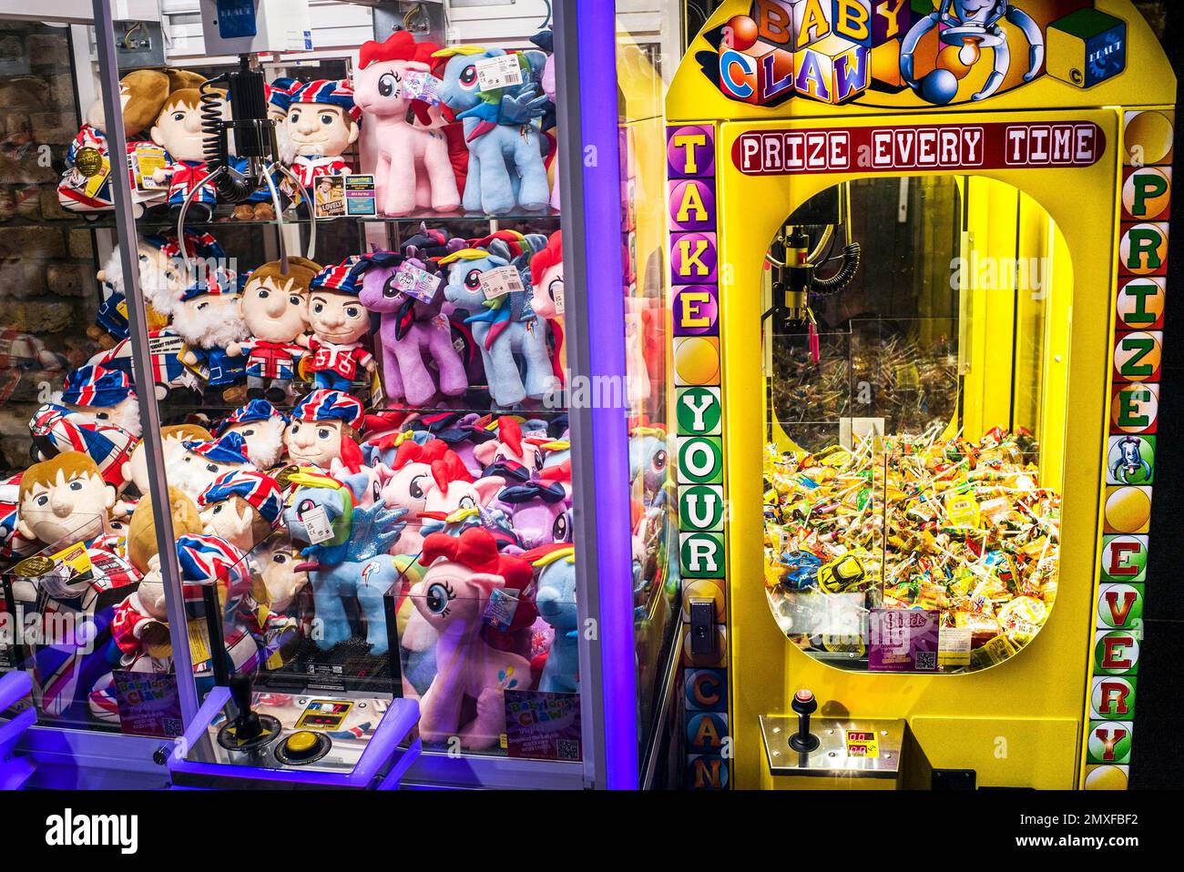 Fun fair, Arcade, claw games Stock Photo - Alamy