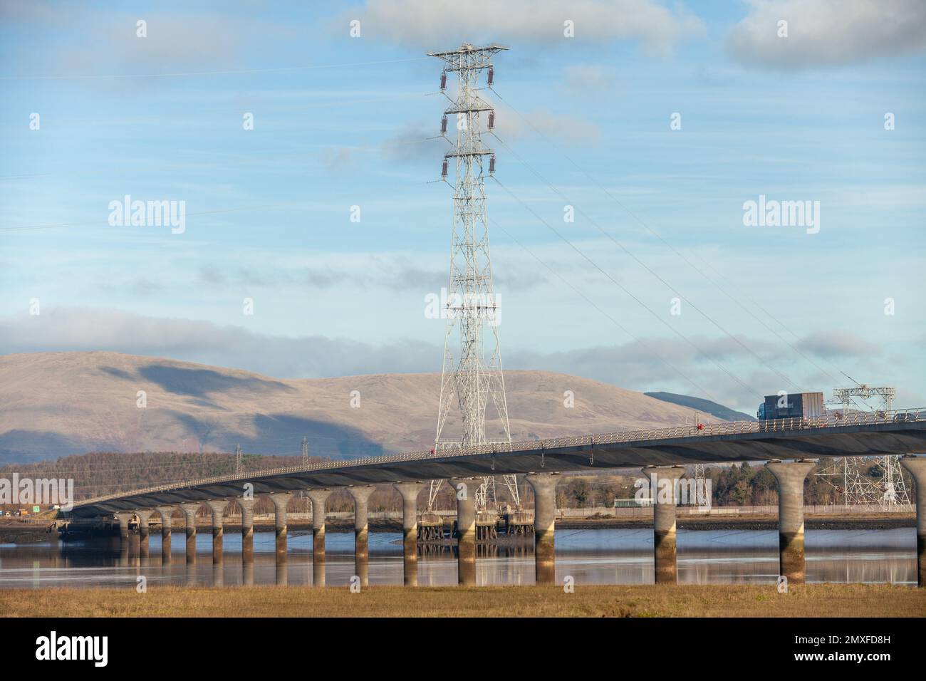 The clackmannanshire bridge hi-res stock photography and images - Alamy