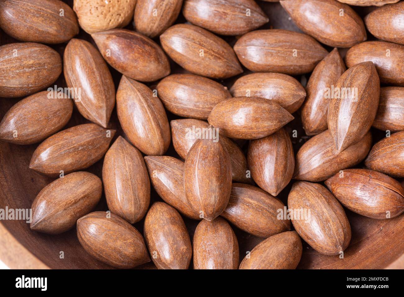 Whole pecan hi-res stock photography and images - Alamy