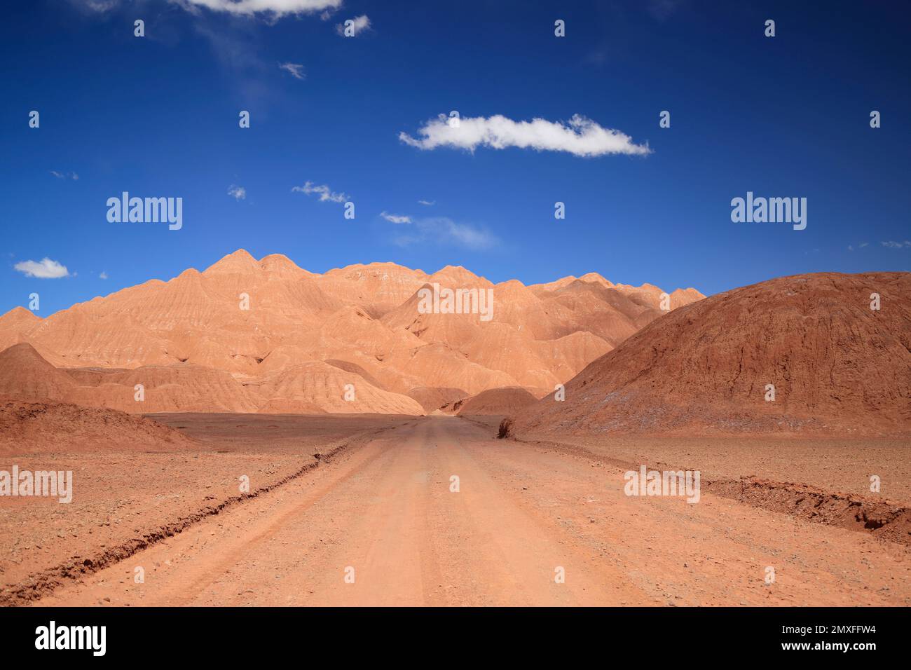 The clay formations of the Labyrinth desert in the Puna of Argentina ...