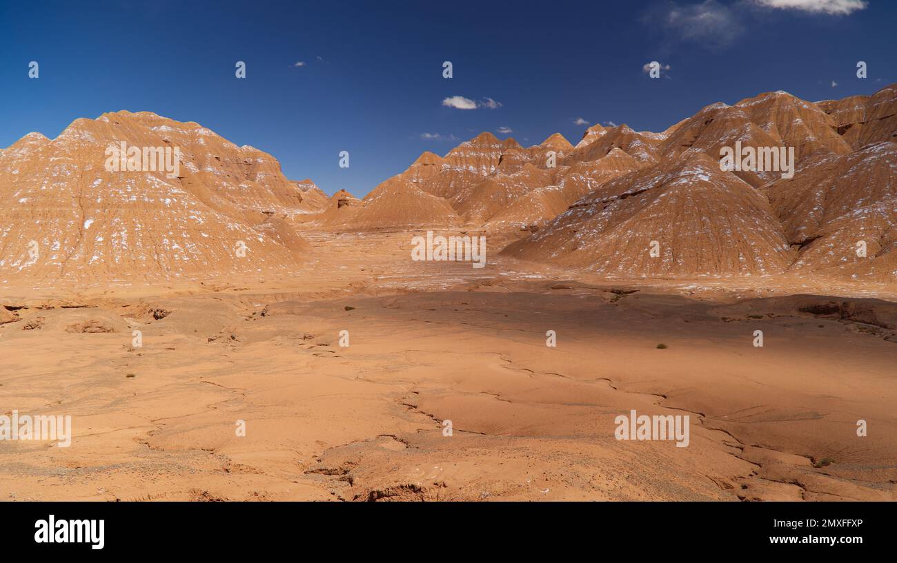 The clay formations of the Labyrinth desert in the Puna of Argentina ...