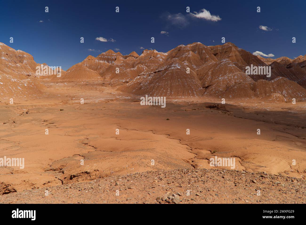 The clay formations of the Labyrinth desert in the Puna of Argentina ...