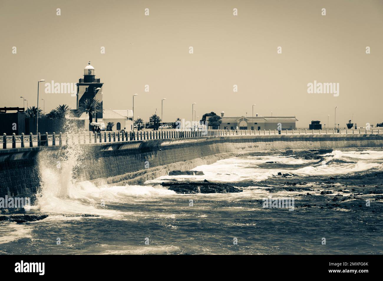 Strong waves bounce against wave protection, breakwater, Sea Point ...