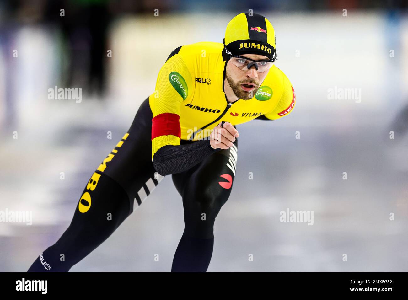 HERENVEEN - Chris Huizinga in action on the 5000 meters during the ...