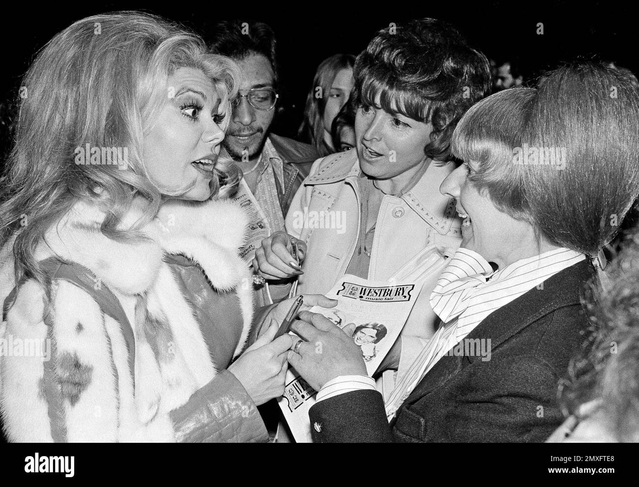 Flamenco guitarist and entertainer Charo meets fans and signs ...