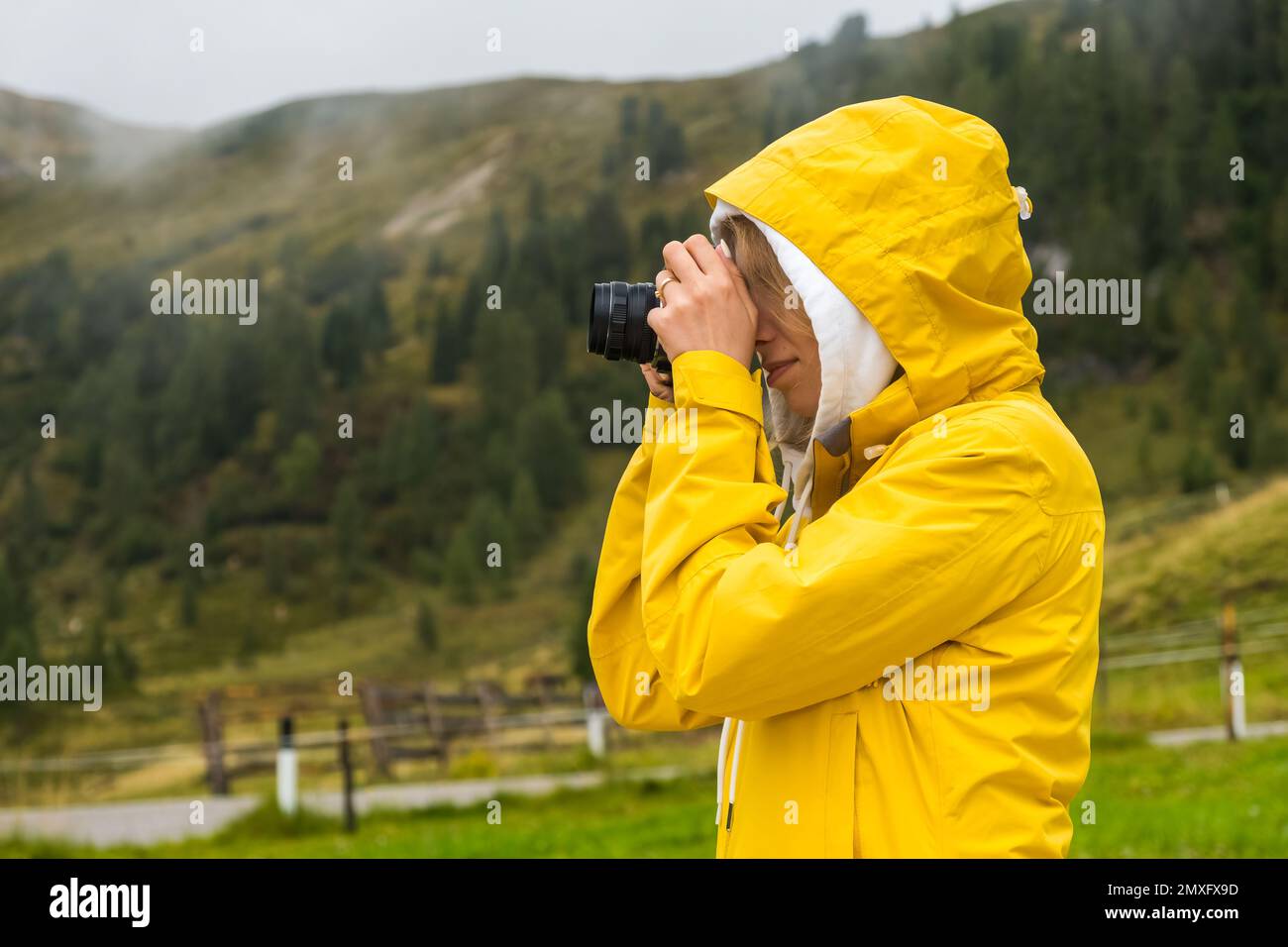 Woman captures photo camera in hi-res stock photography and images - Alamy