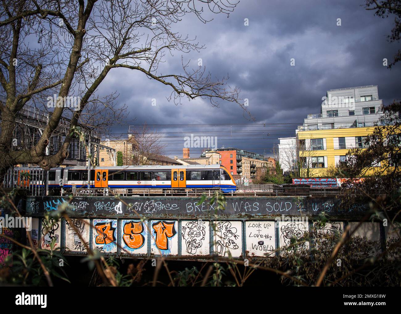 Canal bridge grafitti hi-res stock photography and images - Alamy